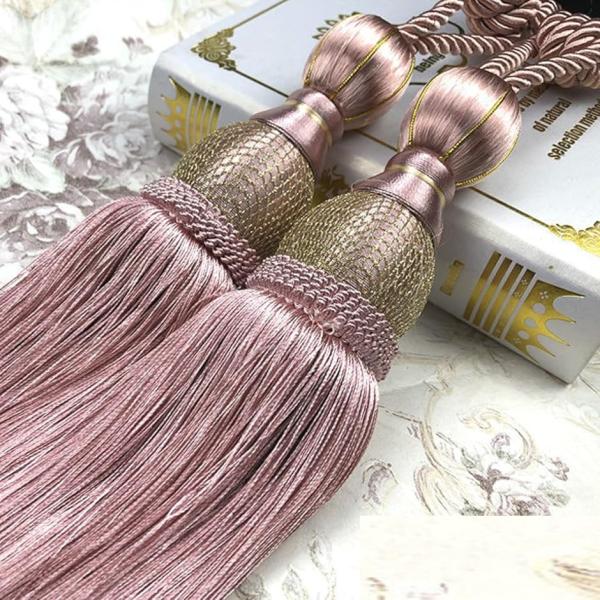 バリエーションコード : 2BR3L6I8FIカーテンがゴージャスに：こちらのカーテンタッセル１つで、お部屋が華やかに。高クオリティで高級感のあるカーテンタッセルです。タッセルだけで、30センチある大振りなデザインです。これひとつで、お部屋...