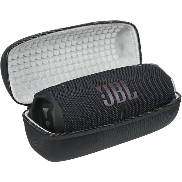 バリエーションコード : 2BRFLU8HHJ「互換性」 JBL Charge 6 Bluetoothスピーカー専用設計。「基本情報」 素材：EVA、色：ブラック、サイズ：24.8 x 12 x 12cm、重量：290g。「特許取得ストラッ...