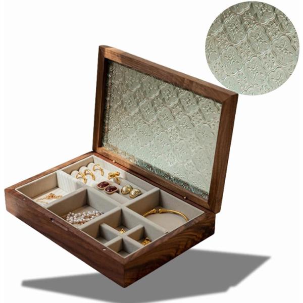 バリエーションコード : 2BR3FJQ68K「見せる収納美」 ガラスx木製フレームの上品なデザインで、ジュエリーを美しくディスプレイ。デザイン性のあるガラスを採用し、落ち着いた印象を演出しながら、取り出しやすく毎日のアクセサリー選びを快適...