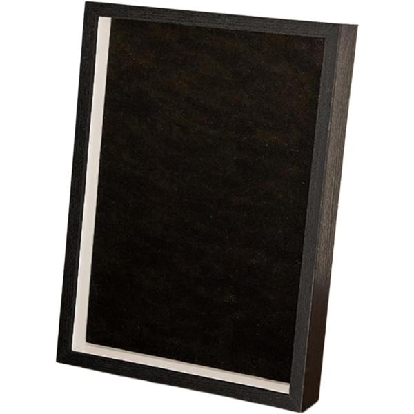 バリエーションコード : 2BRHP33LIU集めたピンバッチが、一瞬で「特別なアート作品」に生まれ変わるディスプレイケース。埃や手垢から守りながら、いつでも眺められる至福の空間をお部屋に創り出します。美しい木目調フレームと透明度の高いアク...