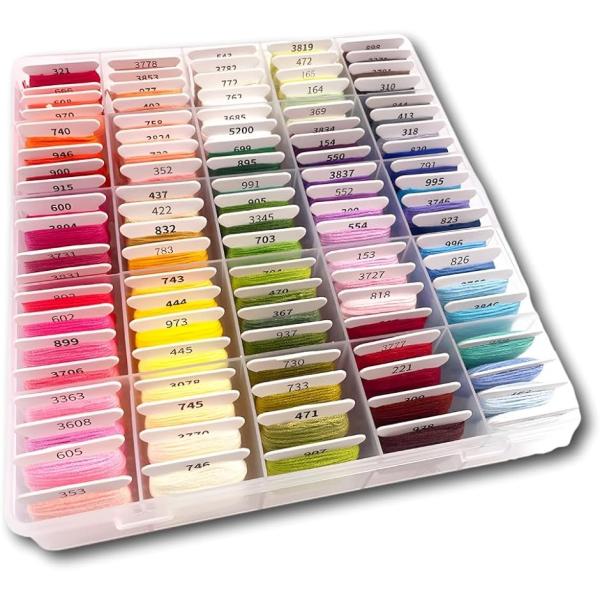 バリエーションコード : 2BRIL408SF「豊富なカラーバリエーション」本商品は、36色・50色・100色から選べる刺繍糸セットです。多彩な色合いが揃っており、アイデア次第でさまざまなデザイン表現をお楽しみいただけます。作品の幅を広げ、...