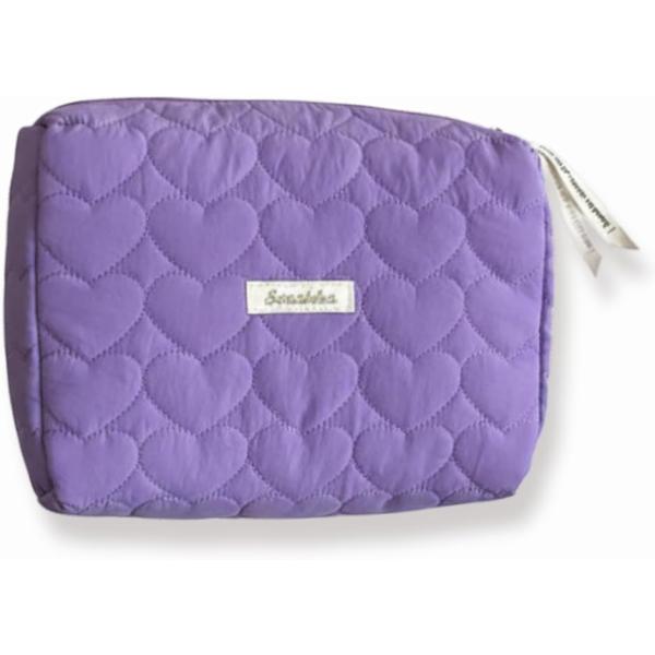 バリエーションコード : 2BRJ8Y8Y6I「大人可愛い質感」 ふっくらとしたハート柄キルティングが目を引く、やさしい手触りのマルチポーチ。淡く上品なカラーリングで甘すぎず、大人可愛い印象に仕上げました。バッグの中を華やかに彩り、毎日の持...