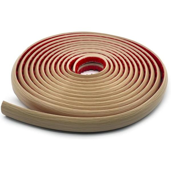 バリエーションコード : 2BRJK84QRQフローリングになじむ木目調デザインの配線カバーです。床や壁に沿って設置することで、むき出しのコードを隠し、生活感を抑えたスッキリとした空間を演出します。柔らかく扱いやすい素材を採用しており、ハサ...