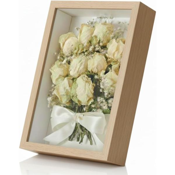 バリエーションコード : 2BRK12W8JU「奥行5cmの深型立体額」大切な思い出を立体的に彩る奥行5cmのボックスフレームです。一般的な額縁とは異なり、中空構造になっているため、厚みのある小物やドライフラワー、思い出の品などを自由に配置...