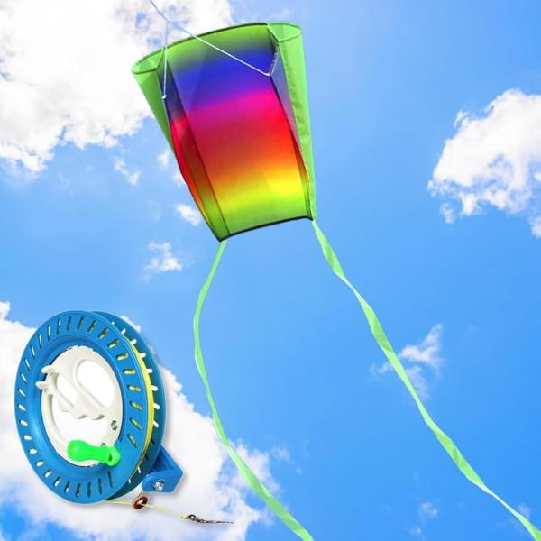 バリエーションコード : 2BUCQ06YIL「高高度で安定した凧遊び」 直径約18CMの凧巻き機に300Mの丈夫なナイロンの凧糸が付属しており、微風でも凧を高く安定して飛ばすことができます。長い糸で広い空を舞う凧の動きを存分に楽しめ、親子...