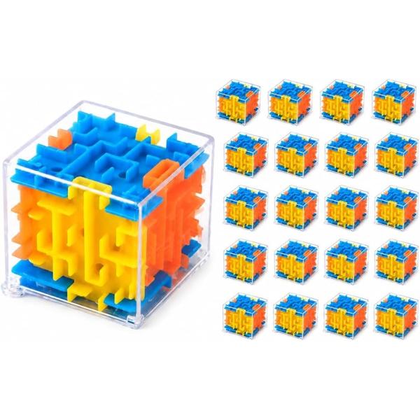 バリエーションコード : 2BRN348Y4W「立体ミニ迷路キューブ」手のひらサイズで遊べる、キーホルダー付きの立体ミニ迷路です。キューブを傾けながら中のボールを転がし、途中の落とし穴に落ちないように進めるシンプルなおもちゃです。縁日やイベ...