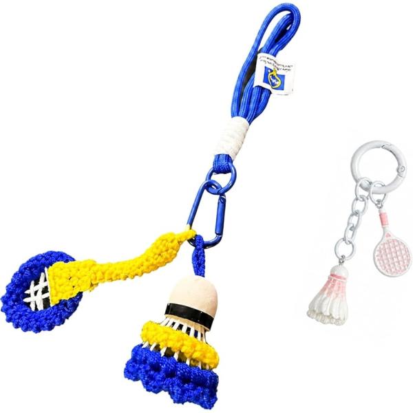 バリエーションコード : 2BRL1DY6CVバドミントンモチーフのキーホルダー/ラケットとシャトルをモチーフにした、スポーツ感のあるキーホルダーセットです。バッグや鍵に付けるだけで、バドミントンらしいワンポイントになります。ラケットケース...