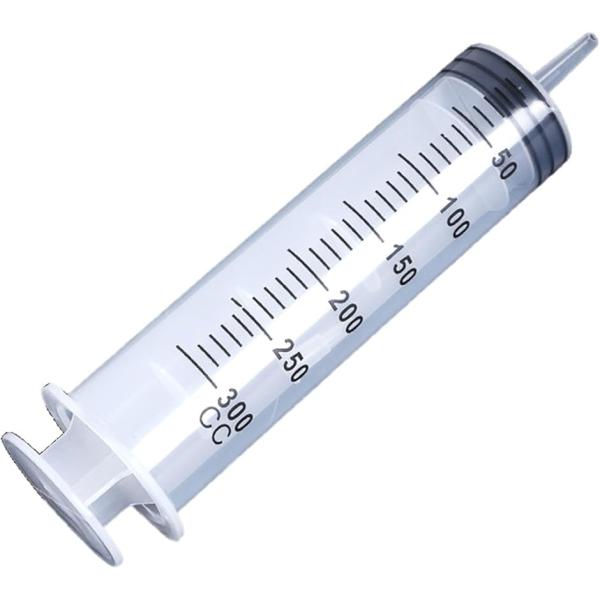 ＊ 大容量300mlの液体注入用シリンジ 液体の注入や分配、洗浄作業などに使用できる大容量タイプです。＊ ペットの給餌や給水補助に 水分補給や液体フードの補助など、ペットケア用途にも使用できます。＊ 幅広い用途に対応 オイルやインクの注入、...