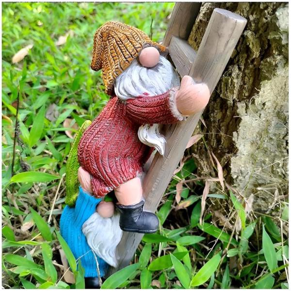 バリエーションコード : 2BRQ04RCH8「物語が動き出す 庭やベランダを彩るかわいいノームのはしごオブジェ」 まるでおとぎ話の世界から飛び出してきたような、愛らしいドワーフたちが協力して木を登る姿が目を引くガーデンオブジェです。単なる...