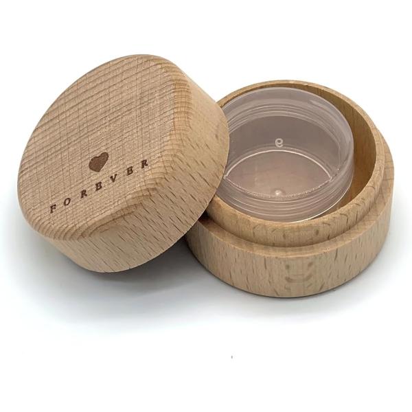 バリエーションコード : 2BRUD48T0V蓋の上には可愛らしいモチーフをあしらい、ペットらしさを大切にしたデザイン。お墓が遠く頻繁にお参りできない方にも、心の拠り所としておすすめです。愛玩動物看護師のMoe.k様監修済み。分骨用の骨壷と...