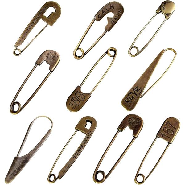 「商品説明」 かつて欧米のクリーニング店などで識別用に使われていた「ランドリーピン」を、ビンテージ感たっぷりに仕上げた「イブシスター」シリーズ。使い込まれたような「燻し（いぶし）」の風合いが、大人のこだわりを感じさせる逸品です。10種類セッ...