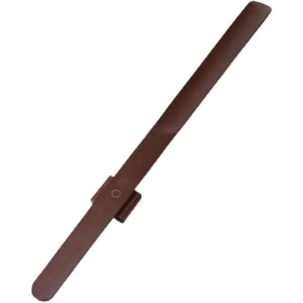 バリエーションコード : 2BRY1HT55O「磁気で立てかけ収納をサポート」ピタッと瞬時に着脱する強力マグネットを靴べら本体に内蔵させています。床に靴ベラの先端を添えて立て掛ける直立ガイド設計で、磁力が位置合わせをサポートするため、ひっか...