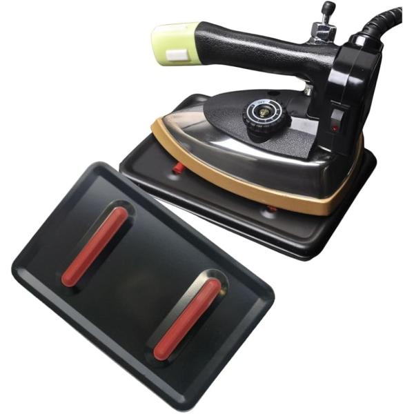 「耐熱構造」鉄とシリコン素材を組み合わせた断熱プレートで、高温のアイロンやヘアアイロンの一時置きにも安心して使用できます。長さ22cmx幅15cmでアイロン台やカウンター上でも省スペース。収納や持ち運びも簡単です。「滑り止め設計」表面のシリ...