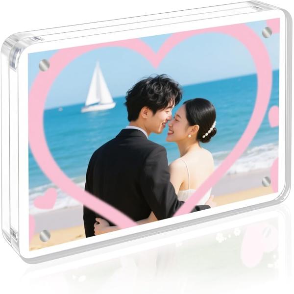 「強力な磁石式」2枚の厚さ10ｍｍのアクリル板にマグネット磁石を打ち込み、それぞれアクリル板にあるマグネットを吸着することでセットアップ完了、縦＆横どちらでもご利用できます。アクリルフォトフレームはサイドを無くし、写真の全貌を展示、贈り物に...