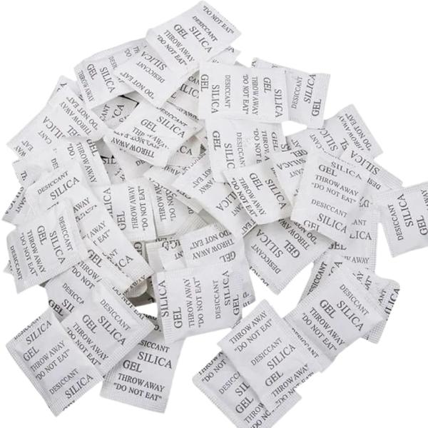 「乾燥剤」幅広く使える乾燥剤のシリカゲル「商品詳細」1個1ｇが1kg、約1000個入りです「サイズ」3x3.7（ｃｍ）「その他」本製品は非晶質シリカという発がん性のない物質による乾燥剤になります