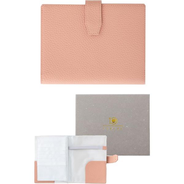 バリエーションコード : 2BU5OF4LUF本革仕様：上質な皮革を使用し、汚れや傷に強い実用的な仕様でシンプルで洗練された母子手帳ケース収納機能: 母子手帳やカード類を整理して収納できる多機能ポケット付き。お薬手帳にも重宝されます。使いや...