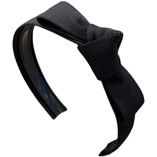 バリエーションコード : 2BU9GRKN0N・「リボンで即おしゃれ見え」存在感のあるリボンをあえて少し斜めに配することでこなれた印象に。おしゃれヘアが即完成する主役級カチューシャです。ほっこりとした見た目と秋冬にぴったりな落ち着いたカラー...