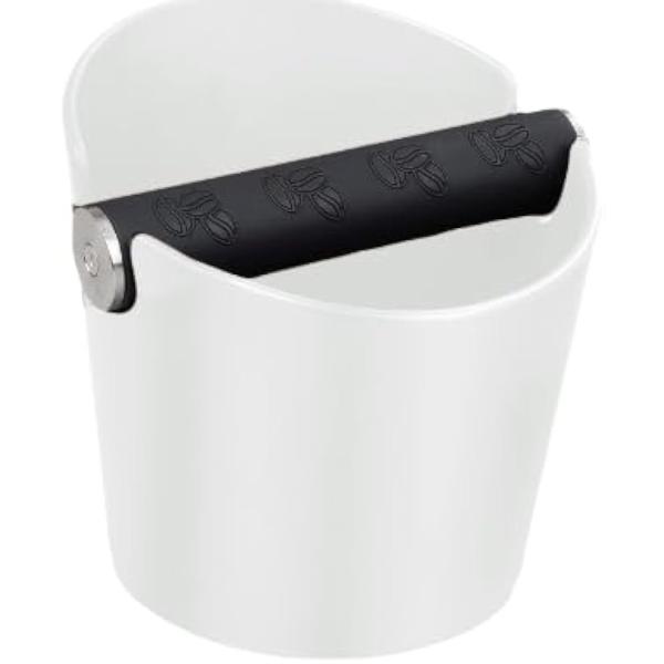 エスプレッソノックボックスは、タンパーやミルクピッチャーに並ぶバリスタ用品です。自宅で毎日エスプレッソを愉しむ方なら、エスプレッソ抽出後のコーヒーカスを効率よく廃棄する。たまったコーヒーカスはゴミ収集日にまとめて捨てられる、或は乾燥させて消...