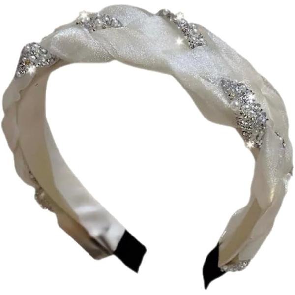 バリエーションコード : 2BUD88DKGN・ふんわりツイストメッシュ ? 空気を含む軽さと透明感で顔周りを明るく。・職人手付けパール＆ラインストーン ? 動くたびにさりげなく輝き、写真映え抜群。・ワイドベースxソフトクッション ? 頭を...