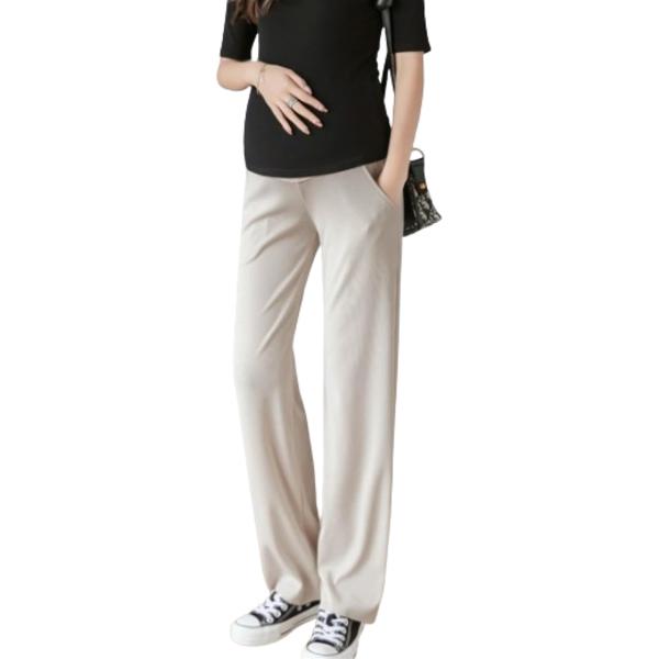 バリエーションコード : 2BUDHNDH04マタニティ用のロングパンツです。ハイウエストでお腹すっぽり。 ウエストはサイズ調節可能なので、妊娠初期から産後まで長く使っていただけます。着回ししやすい無地のシンプルデザインです。妊婦服に見えな...