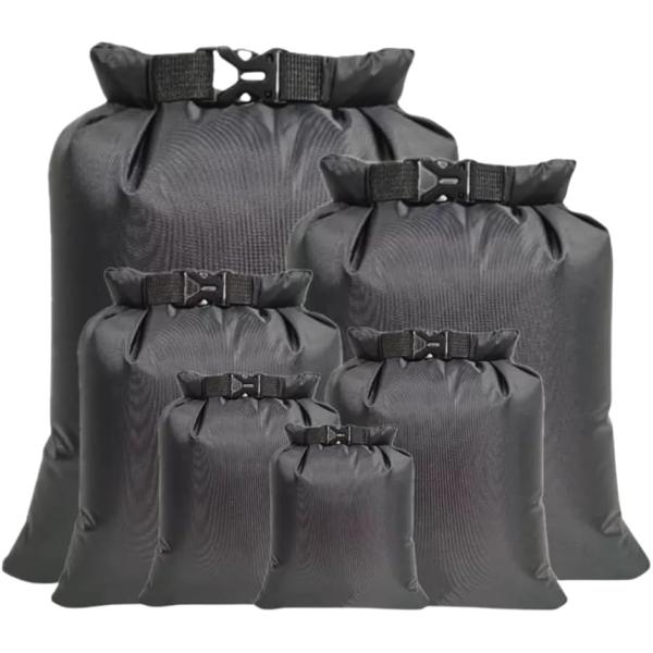 「防水性」190Tポリエステルタフタ生地が雨水をブロック。水辺のレジャーにも最適。「耐久性」高耐久PU加工で破れにくく、砂や汚れから荷物を徹底ガードします。「頼れる防水バッグ」ロールトップ設計でしっかり密閉。濡れた衣類も安心して収納可能。「...