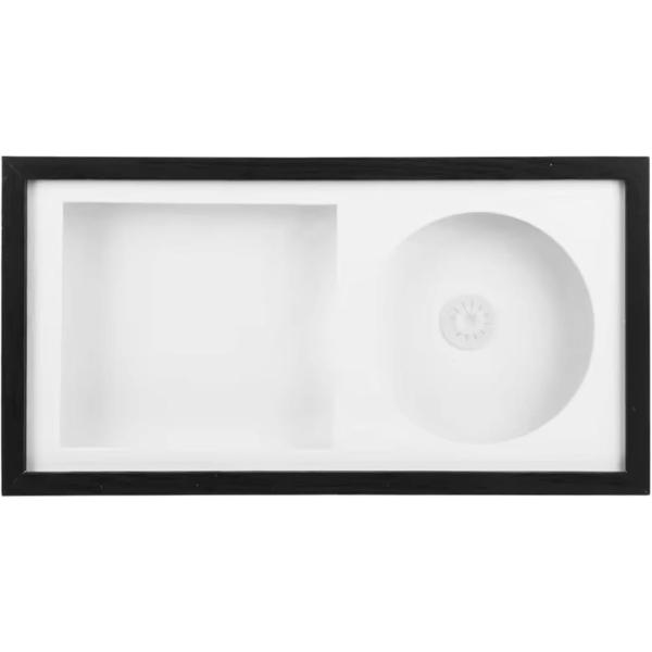 バリエーションコード : 2BUGNGG8DP「木製フレームで上質展示」天然木を使用したディスプレイフレームで、大切なCDや推し活グッズを美しく飾り、インテリア性も高めます。「透明アクリルで保護」表面は透明アクリル仕様で、CDアートワークを...