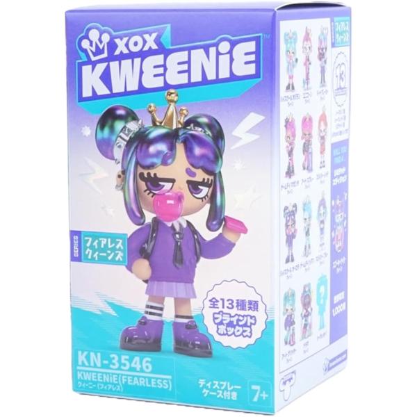 箱を開けると、個性的なクィーンが登場。キラキラのグリッターやふわふわのフロッキー仕上げ、暗闇で光るグローインザダーク、液体やパール入りなどどのクィーンもユニークで可愛らしい見た目。クィーニーのフィギュアが１種類入っています。フィアレスシリー...