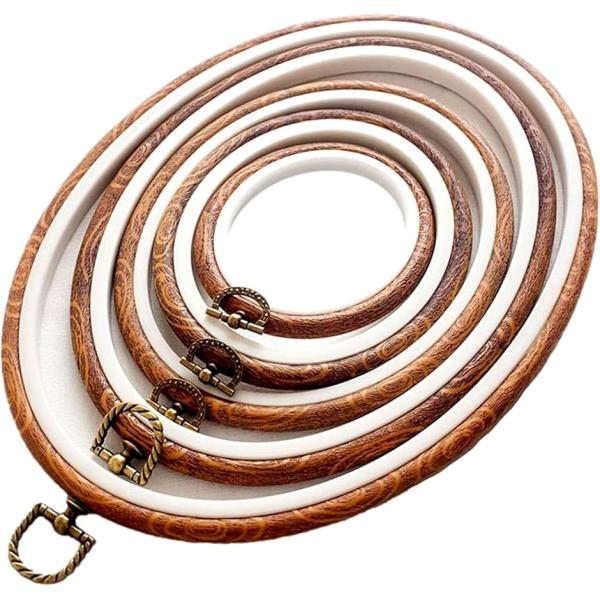 バリエーションコード : 2BUHUHY3UU刺繍が終われば壁飾りとしてそのまま飾れる、アンティーク風刺繍枠です。「外径サイズ(約)」縦29cm〜10cmx横縦22cm〜8cm「内径サイズ(約)」縦27cm〜8cmx横20cm〜7cm「重量...