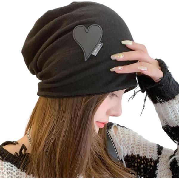 バリエーションコード : 2BUNCP2IDV薄手で蒸れにくいから夏も快適。吸汗・速乾性でオールシーズンさらさら心地よく。普段使いに。ハートのワンポイントがお洒落な着回しを叶え、心を癒すデザイン。ゆったり深めの落ち感とこなれ感が小顔効果を演...