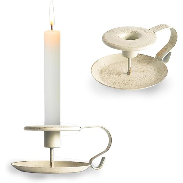 バリエーションコード : 2BUNJ4IY1H「ハンドル付きで持ち運びやすいデザイン」 ハンドル付き燭台は、使いやすさと安全性を兼ね備えた実用的な設計。持ち手が付いているので移動も簡単で、テーブルや棚上でも安定感があります。鉄製のしっかりと...