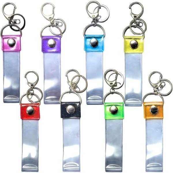 バリエーションコード : 2BUOIC0TYP「あの日の感動を、永遠に。大切な銀テープのための専用ストラップ」ライブのクライマックス、頭上に舞ったキラキラの銀テープ。あの瞬間の興奮と感動を、ただの思い出としてしまい込んでいませんか？このホル...