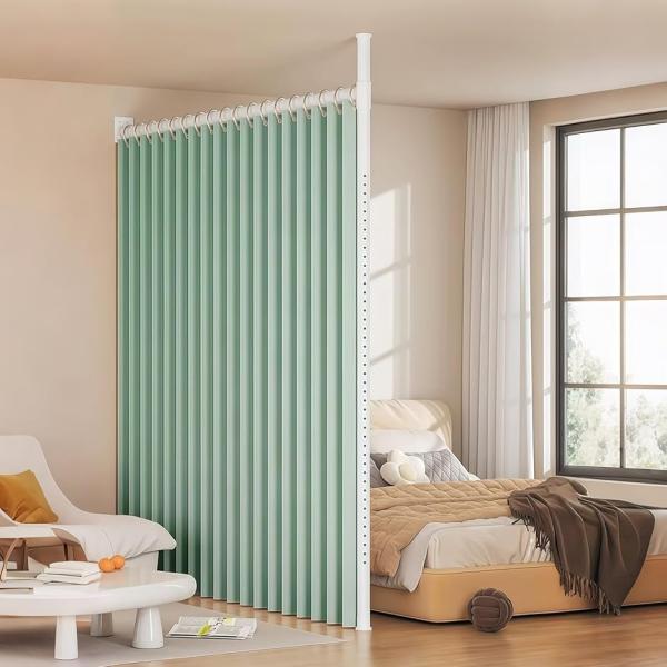 バリエーションコード : 2BR3J3XC14「縦横対応サイズ」幅210cm〜260cm 高さ210cm〜310cm カーテン幅260x240cm「間仕切りや目隠しに」このつっぱり式 間仕切りカーテンロッドは多目的で、部屋、バスルーム、リビ...