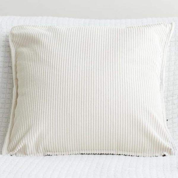 バリエーションコード : 2BUR5JQD6Hクッションカバーのサイズ 40x40cm、45x45cm、50x50cm サイズは様々なバリエーションがありますが、一般的な規格サイズは45cm x 45cmになります。他にも40x40cmや5...