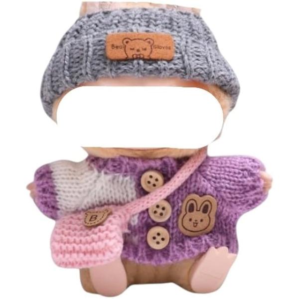 バリエーションコード : 2BURK15494＊ ラブブ専用のニットコーデセットは、あったかニット帽、ボタン留めデザインのセーター、ハンドメイド感あふれるバッグが揃ったおしゃれアイテム。ふわふわのアクリル糸を使用し、触り心地抜群で、ラブブ本...