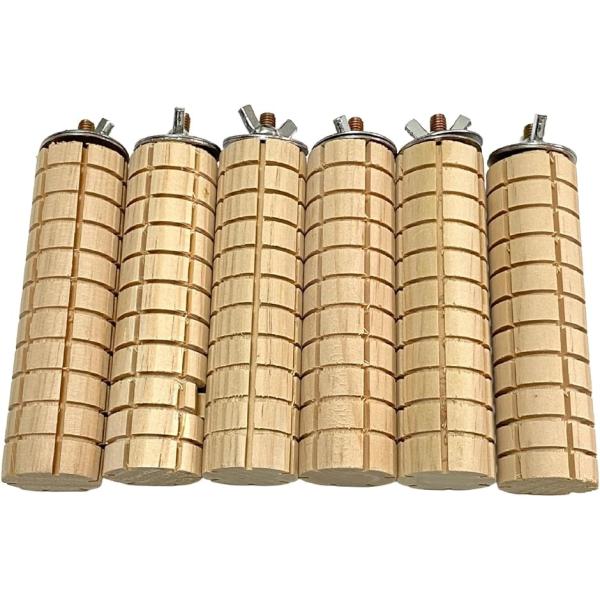 バリエーションコード : 2BUSSSHUP4小動物たちの毎日に「遊び」と「リラックス」をプラスする、便利で楽しいかじり木コーン。直径3cmの天然木を使用したつぶつぶデザイン。インコやオウムなどの鳥類からウサギ、ハムスター、モルモット、チン...