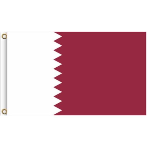 バリエーションコード : 2B9CKSFFFR「使い方いろいろ。存在感のあるハトメ式の国旗」公私ともに様々な使用用途が楽しめる大きめの国旗。ポール取り付け用の金属製通し穴もついているので取り付けも簡単。大きめですがポリエステル製なので軽量で...