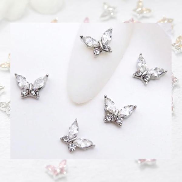 バリエーションコード : 2BU40RXL4D上品で華やかな蝶のデザインで、指先がふんわり華やぐ─ フレンチ・シアー・ワンカラー…どんなネイルにも相性抜群。セルフでもサロン級。貼るだけで、格上げネイル─ 初心者OK。ネイルグルーやトップコー...