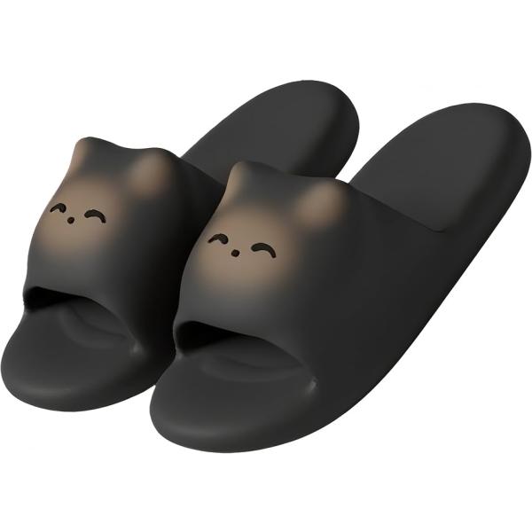 バリエーションコード : 2BUV5JX3PD黒猫＆猫デザイン：クロネコや猫柄をモチーフにした可愛いデザインで、猫好き必見の室内スリッパ。室内・屋外対応：キッチンやリビング、ベランダなどで使えるサンダルタイプ。上履きとしても使用可能：軽量で...