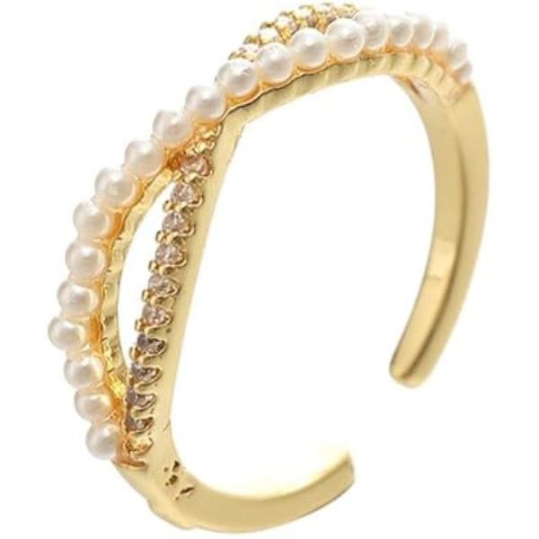 バリエーションコード : 2BUXVTVTRT「二連デザインが華やかにきらめくパールリング」パールビーズとビジューを組み合わせた上品な二連デザイン。まるで重ね付けしているような立体感があり、一本で存在感を放つレディースリングです。手元で輝く...