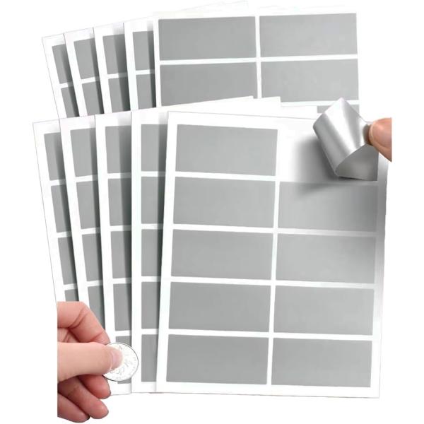 コインで削るスクラッチシール100枚セットです。1シートに25x60mmのシールが10枚x10シートとなっております。ダイカット加工により、シールは台紙から簡単に剥がすことができ、お好きなカードやくじに簡単に貼り付けることができます。メッセ...