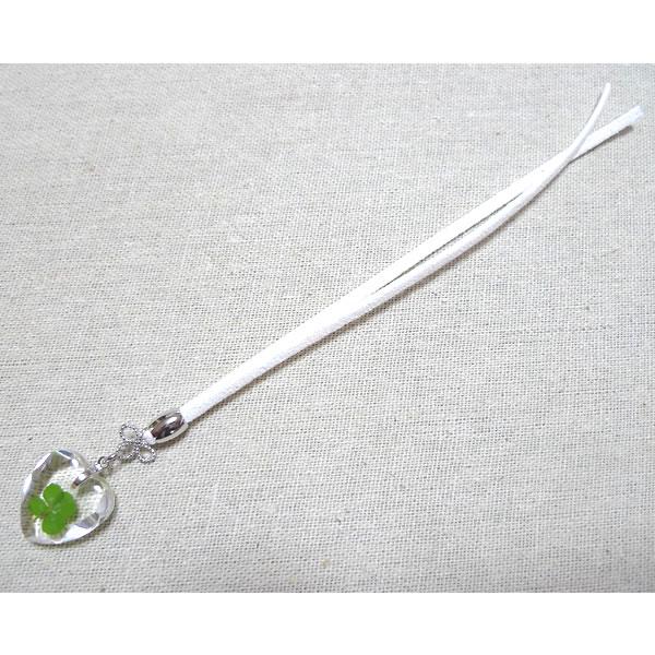 【重要】こちらの商品は天然クローバー使用の為、メーカー直送でお届けとなります。『アートホップ四葉クローバーアイテム』以外の他商品との同時購入時でも単品で別出荷となります。ご了承ください。本に優しく抜けにくいスウェード紐製のブックマークです。...