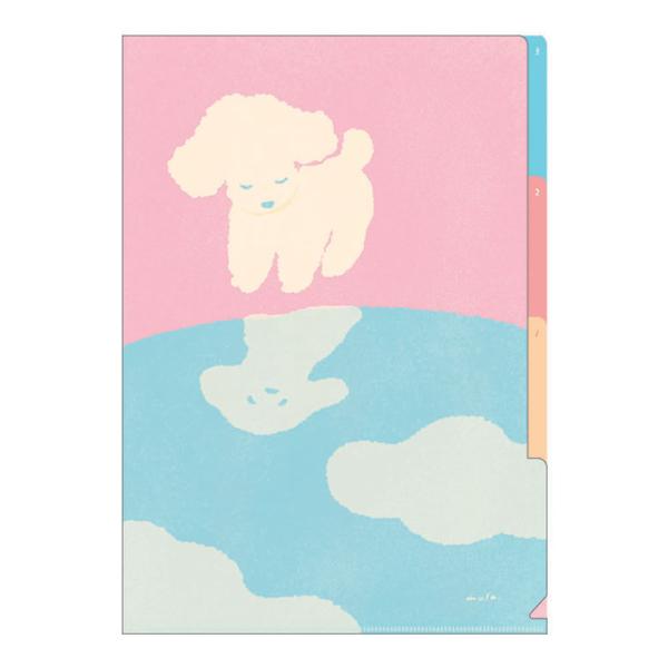 大切なプリントや書類を折らずに収納できるA4サイズのクリアホルダー。仕分けに便利な3ポケットタイプです。1枚目に紙を差し込むとイラストが浮き上がって見えます。■mula何気ない日常をやさしくあたたかい世界観で描く、猫が大好きなイラストレータ...