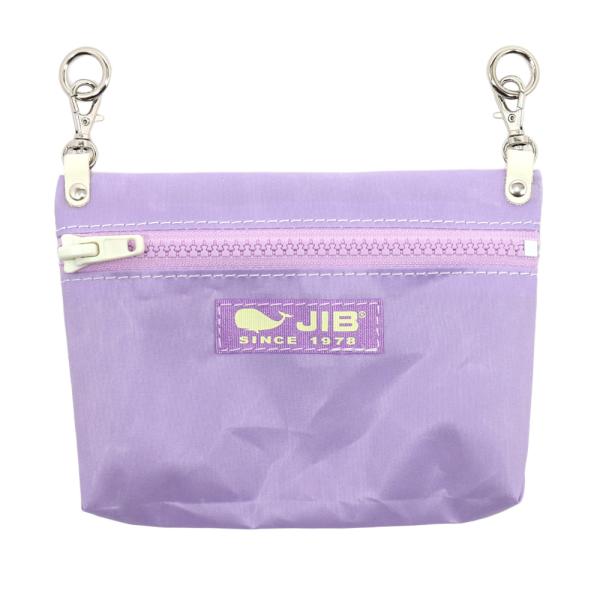 ■オプションポケットS付属のナスカンとリングを使って、JIBハトメ付きバッグに使われているハトメに固定し、かばんの内側にはもちろん、外付けがカバンの可愛さを引き立てる名脇役に。とっても便利なポケットは絶妙なマチがあり、バッグのデザインを損な...