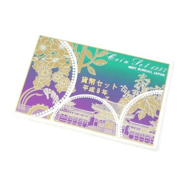 【商品名】: 貨幣セット 1997年 平成9年 ミントセット　【サイズ】: W:14cm H:9cm　【付属品】: 専用ケース（画像に掲載されているもののみ付属します）　【ランク】: 展示未使用品　/コインの経年劣化や箱折れ、汚れなどありま...