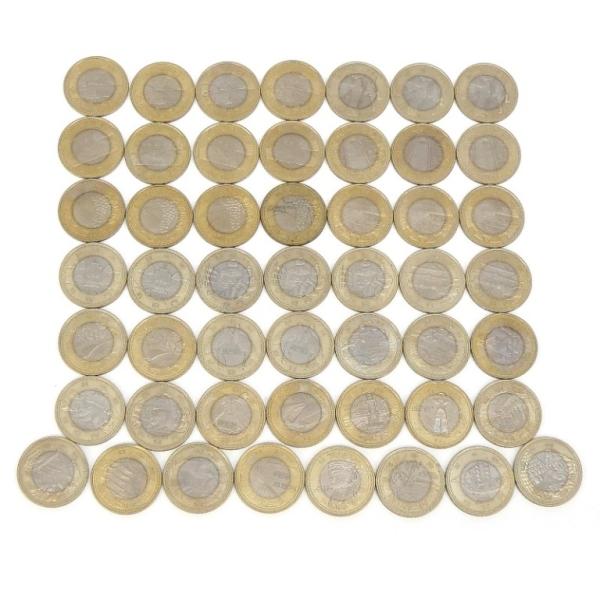 【商品名】: 地方自治法施行60周年記念500円バイカラー・クラッド貨幣 50枚セット　【付属品】: 本体のみ（付属品はありません）　【ランク】: 中古A〜Bランク/多少の小キズやくすみ、汚れ、変色などのある並品です。　【コメント】: コレ...