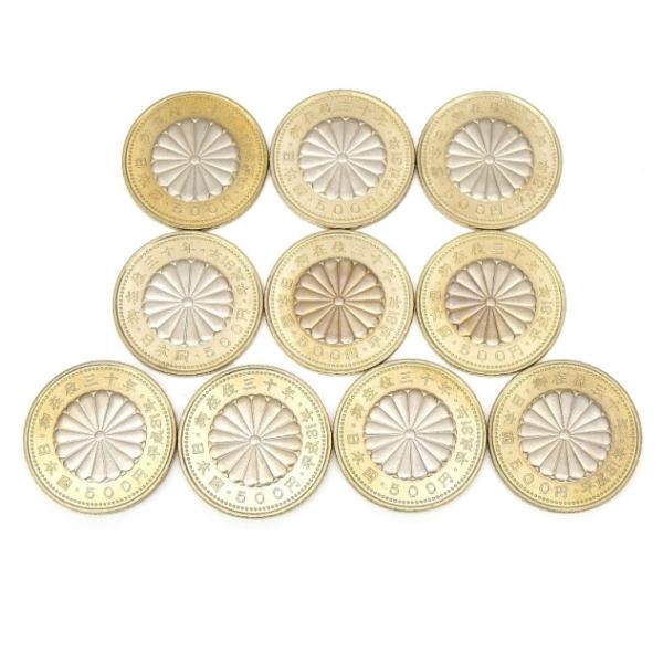 【商品名】: 天皇陛下御在位30年記念500円バイカラー・クラッド貨幣 10枚セット 平成31年 記念硬貨 記念貨幣　【付属品】: 本体のみ（付属品はありません）　【ランク】: 中古A〜Bランク/多少の小キズやくすみ、汚れ、変色などのある並...