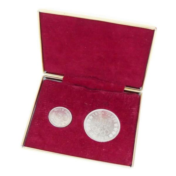 【商品名】: 昭和39年 東京オリンピック 1000円銀貨&amp;100円銀貨セット TOKYO 並品 記念貨幣 記念硬貨 記念銀貨 1964年　【サイズ】: W:10cm H:8cm　【付属品】: 専用ケース（画像に掲載されているものの...