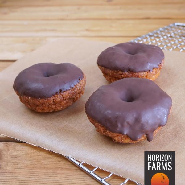 天然由来の原材料のみを使用した、ナチュラルでクリーンかつ高品質のチョコドーナツをご用意しました。1個ずつ個別包装されたドーナツが3個入っています。冬季限定販売フレーバーのドーナツです。原材料はできる限りオーガニックなものを使用し、有機スペル...