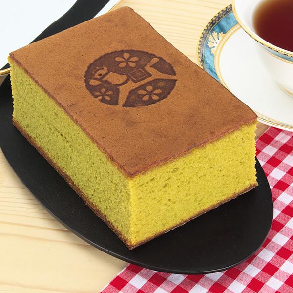 烏骨鶏の卵は、１羽につき週に1個程度しか産まれない上に栄養価も高い高級品なのは皆さんご存知ですよね？その卵を２０％使用した、ぜいたくなカステラです。そして、こちらのカステラは、京都の創業1860年の老舗「辻利一本店」の抹茶入りです。甘さは控...