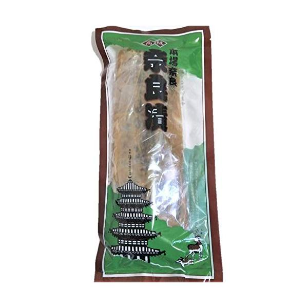 「商品情報」奈良斑鳩の里、法隆寺の参道で販売している志むらの国産うり奈良漬(５回漬け）です。 お酒やご飯のお供に最適です。「主な仕様」内容量　うり１舟　原材料：うり（国産）漬け原材料：酒粕、砂糖、みりん粕、酒精、食塩保存方法：直射日光、高温...